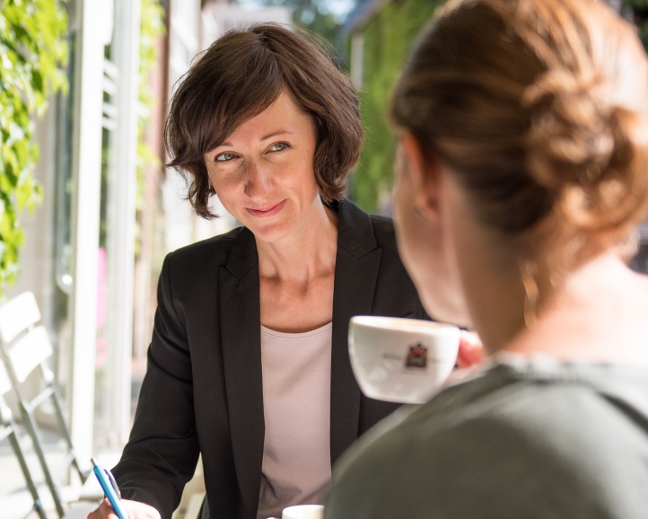 Systemische Gesellschaft | Jutta_Talley_Portrait_PS - Systemische Gesellschaft